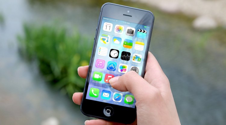 10 Ways to Prep Your Phone for Travel - The Global Roamer: Travel Tips ...
